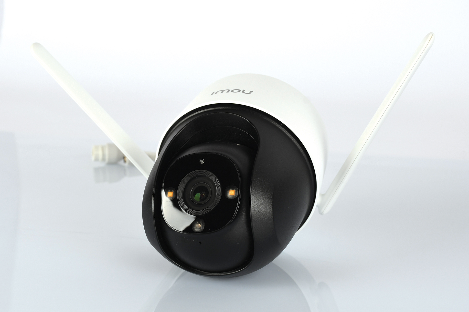 Wireless 360° Security Camera Outdoor with Floodlight and Sound Alarm